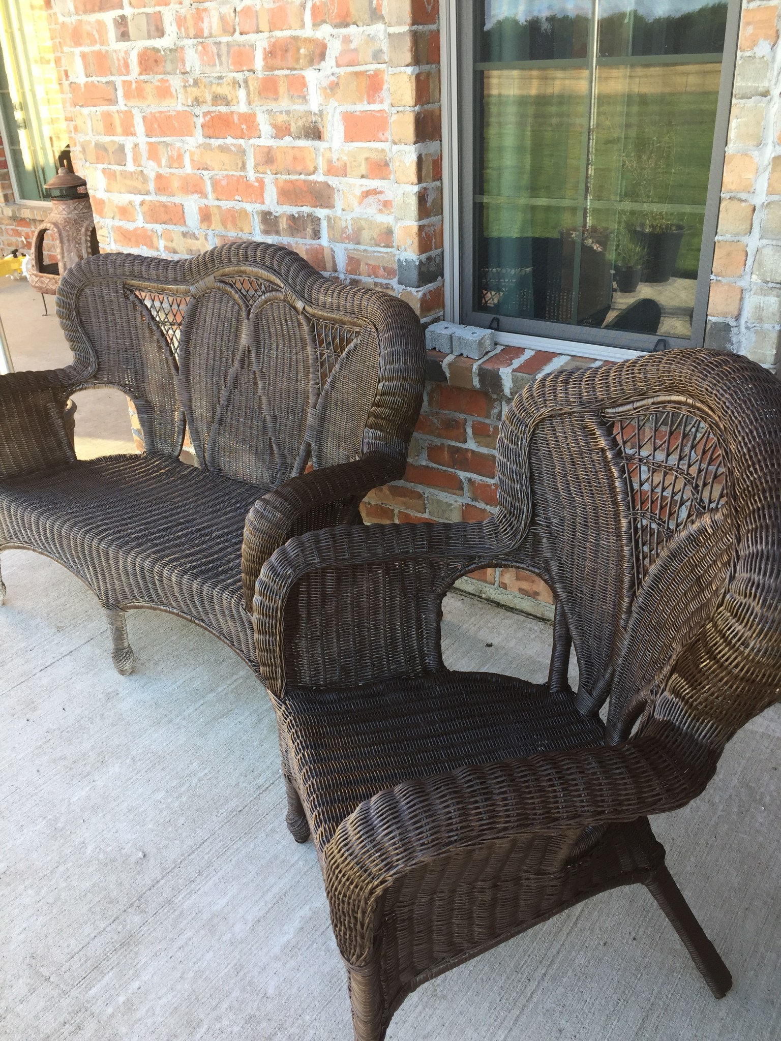 Wicker Furniture Makeover – Thrifty Mom's DIY